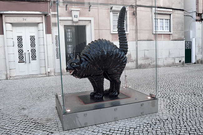 Gatos de cerámica y Rafael Bordalo Pinheiro – Gatos y Respeto